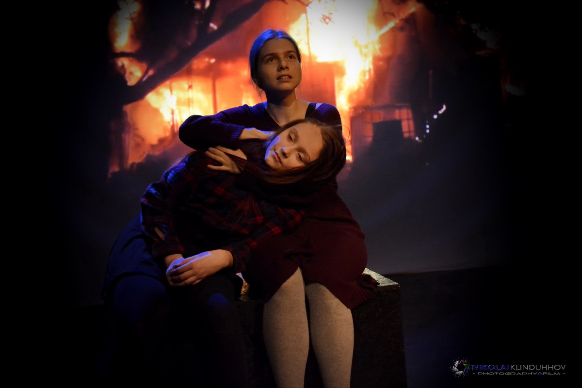 Näytelmä Leimahdus – Logrus ry